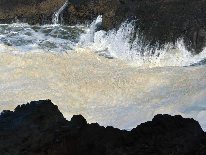 Hide Tide Waves Foam in Devil`s Churn Stock Image - Image of cape ...