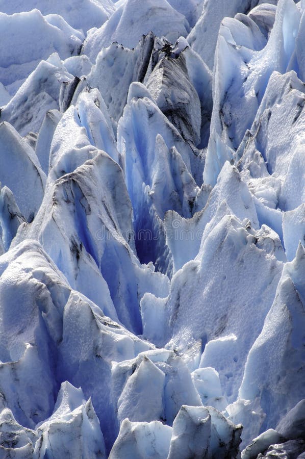 Hielo azul imagen de archivo. Imagen de vacaciones, nieve - 33861861