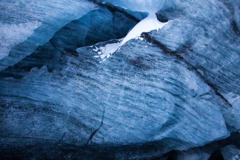 Hielo azul glacial foto de archivo. Imagen de alaska - 38310896