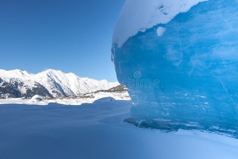 Hielo azul glacial foto de archivo. Imagen de alaska - 38310896