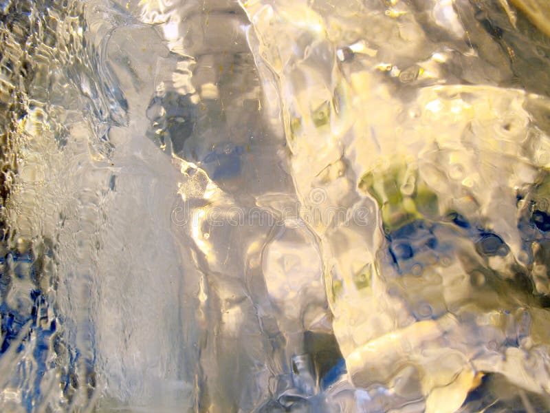 Hielo Transparente Del Color Imagen de archivo - Imagen de congelado ...