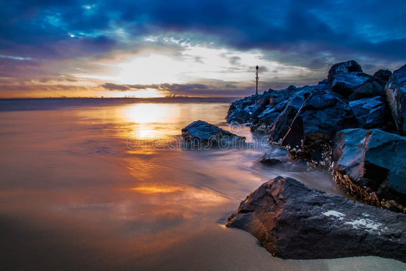 Hier und dort stockfoto. Bild von sonne, schön, überraschen - 42376564