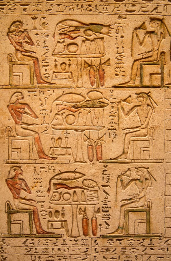 Hieroglyphen auf der Wand stockfoto. Bild von zivilisation - 100505218