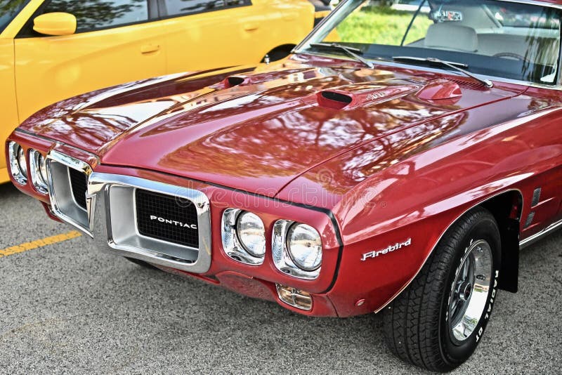 Pontiac old model editorial image. Image of nostalgia - 32637640