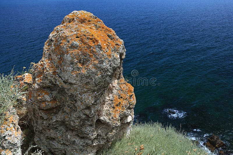 High cliffs and sea stock image. Image of boulder, horizon - 55467575