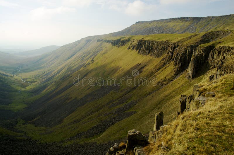 High Cup Nick stock photo. Image of cliff, pennines, barren - 6334062