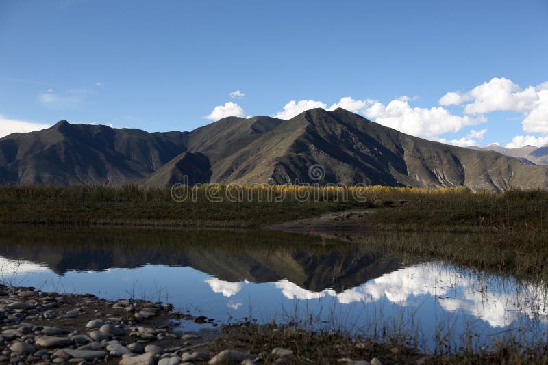 High Plateau Scenery in Tibet Stock Image - Image of outdoor, clean ...