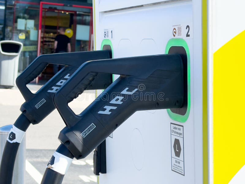 High Power Electric Vehicle Charging Station with Hpc Connectors ...