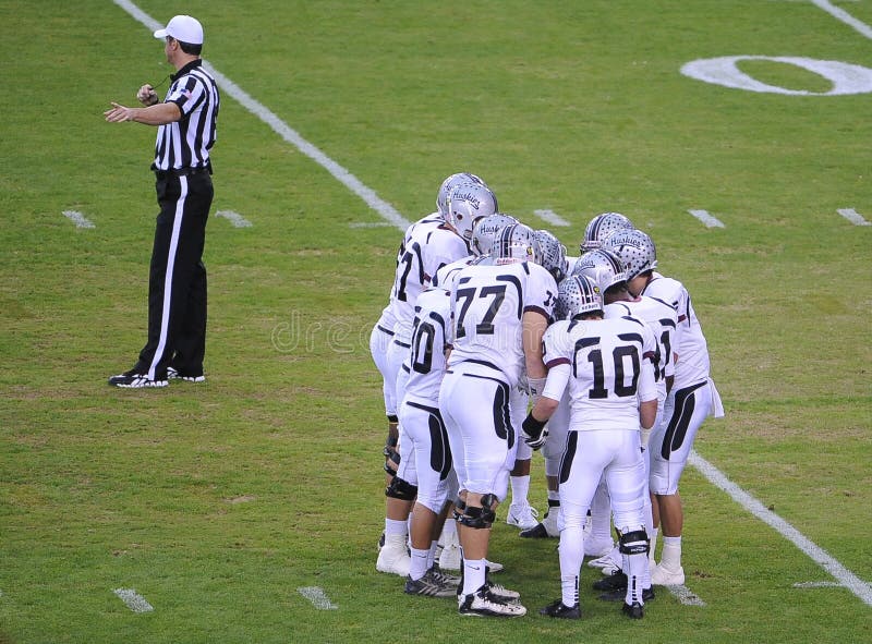 706 Football Huddle Photos - Free & Royalty-Free Stock Photos from ...