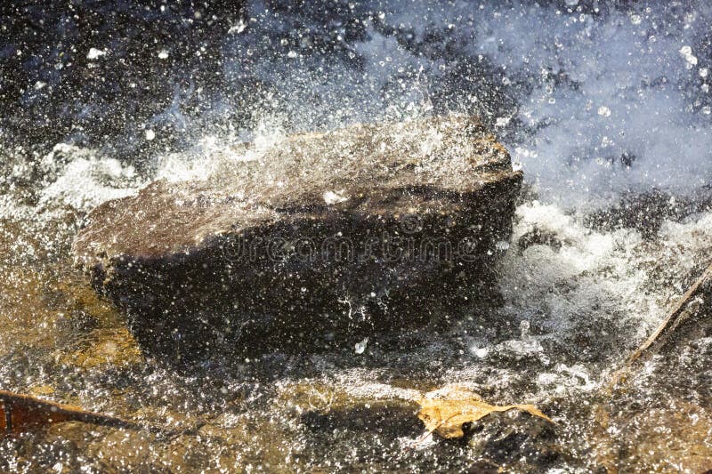 High Shutter Speed Reveals Patterns in Falling Water in Connecticut ...