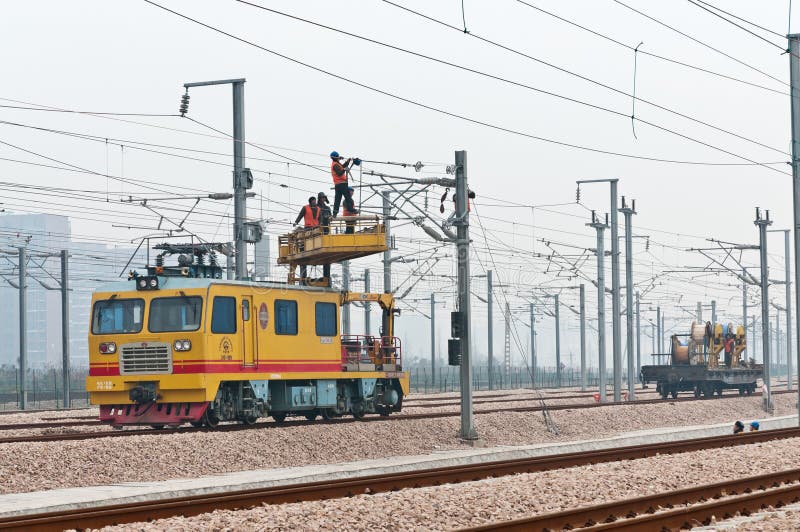 High speed railway workers editorial image. Image of yellow - 31155950