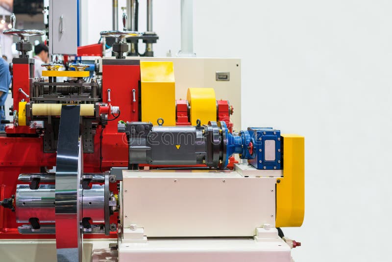 High Technology and Precision Automatic Press or Forming Machine of ...