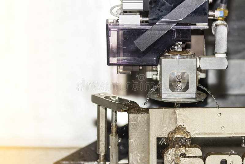 High Technology and Precision Mold Cutting by Cnc Wire Cut Machine with ...