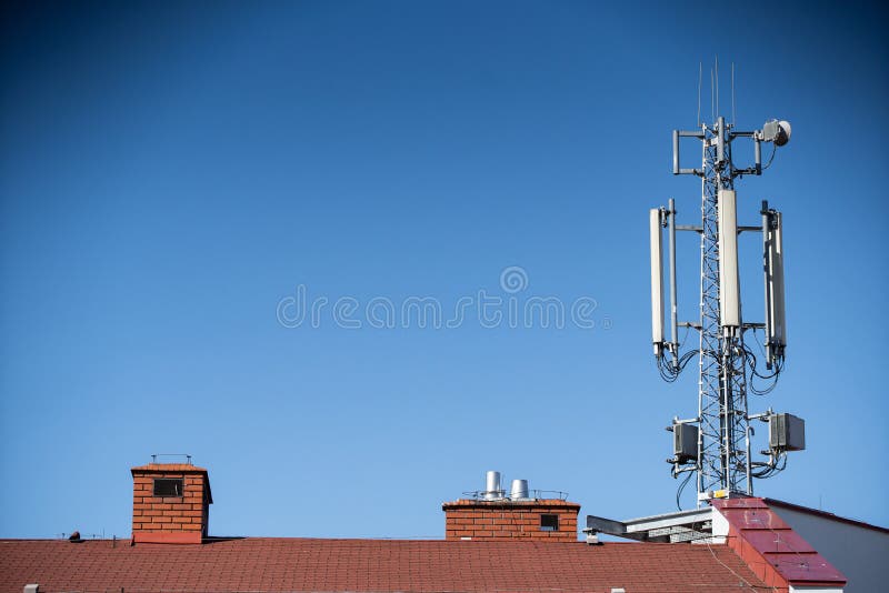 High Telecommunications Antennas for the Cellular Network and ...