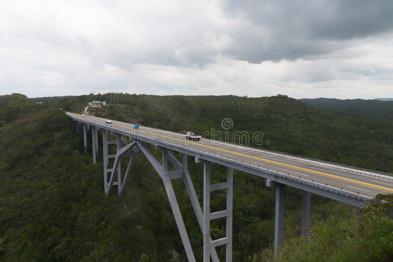 Highest bridge in Cuba stock image. Image of trees, travel - 80385897