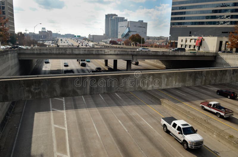 Highway in Dallas editorial stock image. Image of lane - 47993459