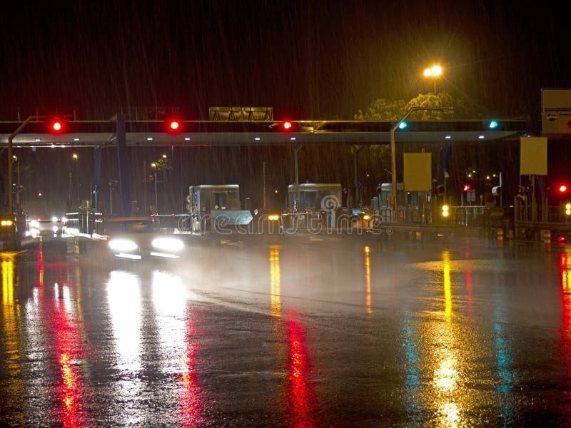 Highway at Night in the Rain Stock Image - Image of rain, fast: 29465949