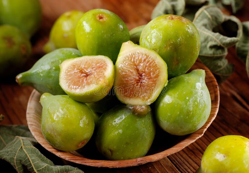 Higos maduros verdes imagen de archivo. Imagen de dulce - 43980951