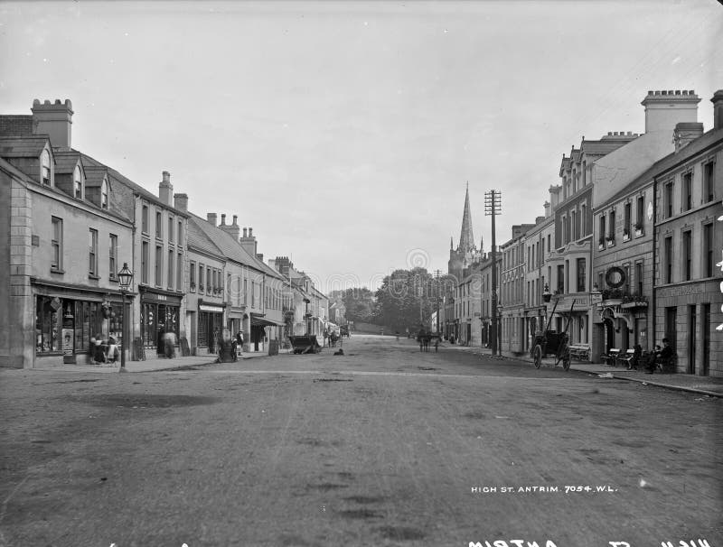 Hiigh Noon On High Street Picture. Image: 222363926