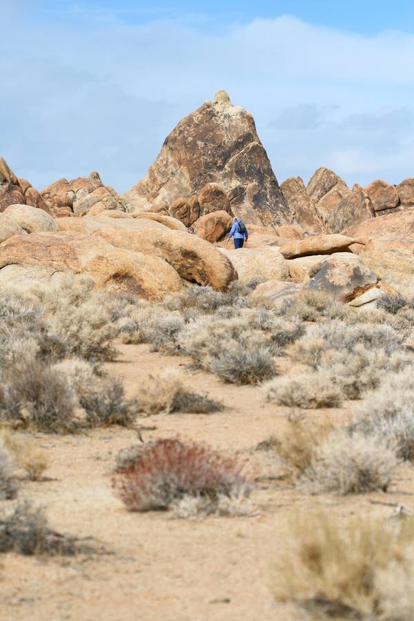 Hikers in Lone Pines editorial photography. Image of clouds - 70459832