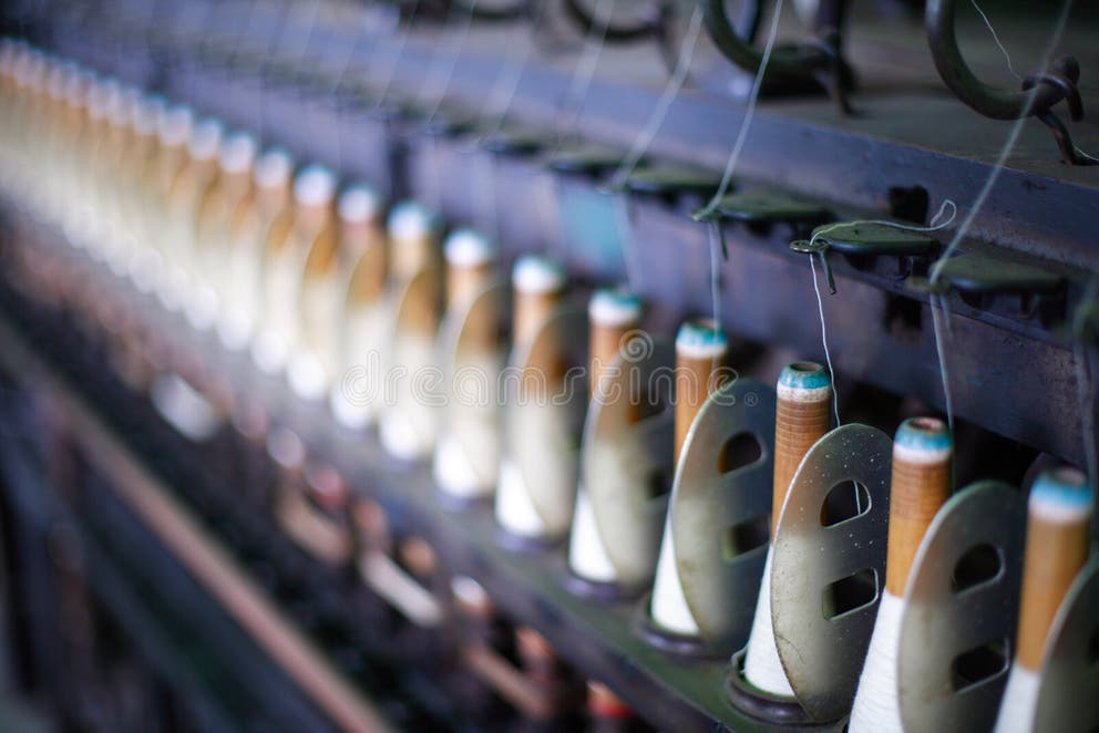 Hiladora imagen de archivo. Imagen de hilo, retro, hilatura - 2345873