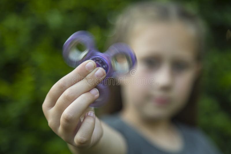 Hilandero De La Persona Agitada Foto de archivo - Imagen de hilandero ...