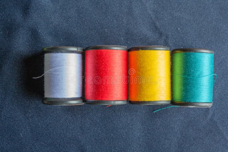 Hilo del color imagen de archivo. Imagen de verde, cosa - 95199121