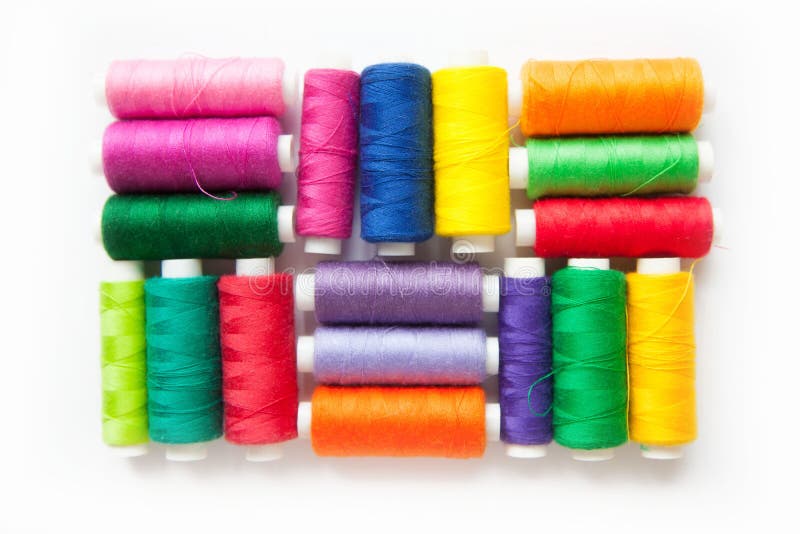 Hilo Del Color Para Coser Fondo Blanco Imagen de archivo - Imagen de ...