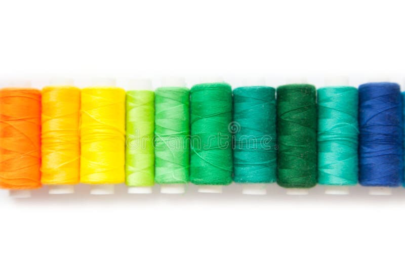 Hilo Del Color Para Coser Fondo Blanco Imagen de archivo - Imagen de ...