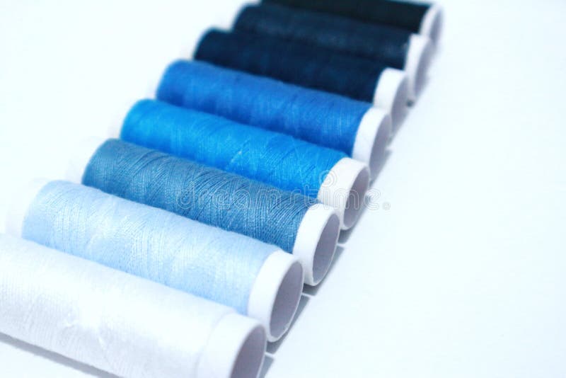 Hilos azules imagen de archivo. Imagen de azul, hilo - 222196025