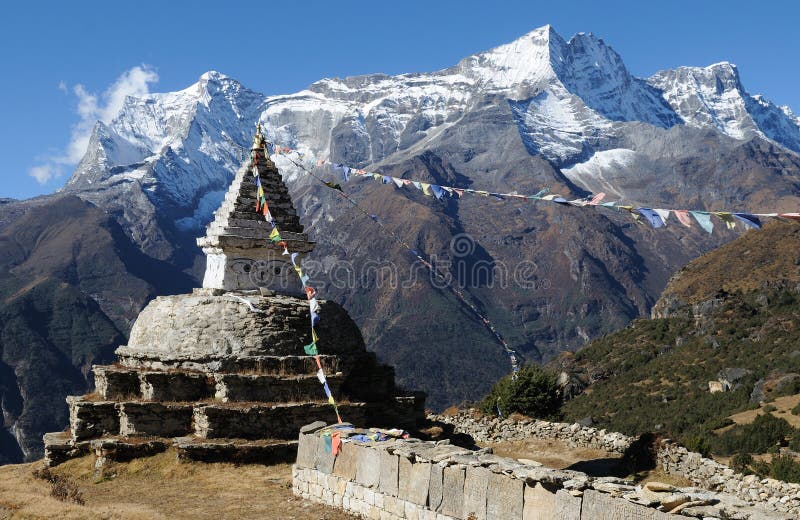 Himalaya Trekking 7 stock photo. Image of mountains, everest - 17292730