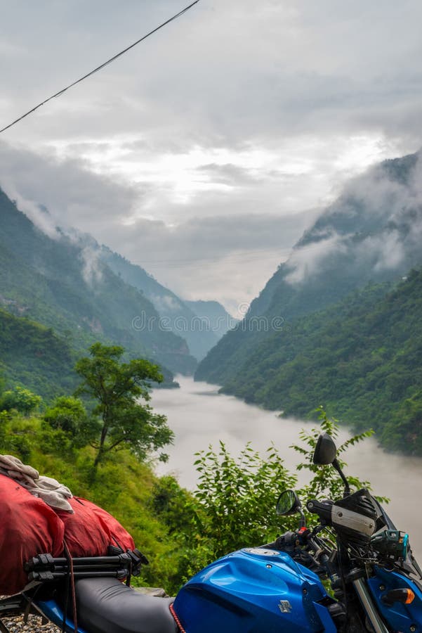 Himalayan Mountain Top Above the Clouds, Himachal, India Editorial ...