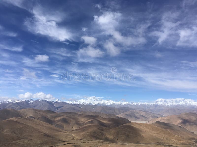 Himalayan Mountains with Mount Everest on Horizon in Spring in Tibet ...