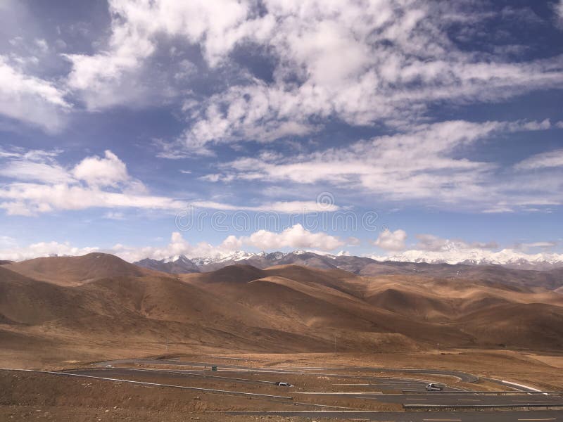 Himalayan Mountains with Mount Everest on Horizon in Spring in Tibet ...