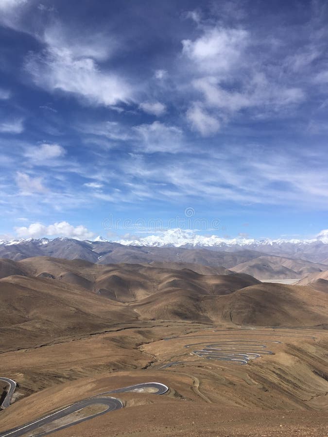 Himalayan Mountains with Mount Everest on Horizon in Spring in Tibet ...