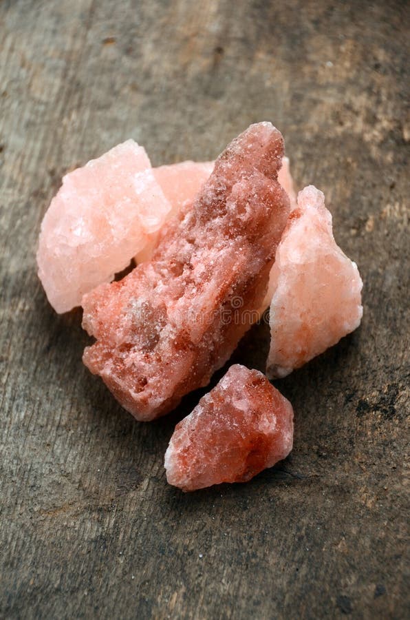 Himalayan Pink Crystal Salt Stock Image - Image of mineral, salt: 49132375