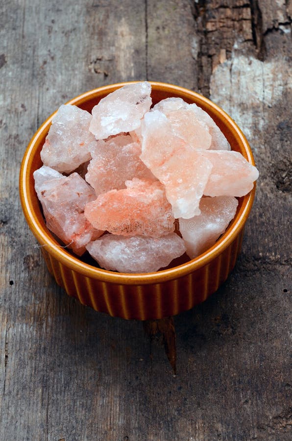 Himalayan Pink Crystal Salt Stock Image - Image of natural, mountain ...