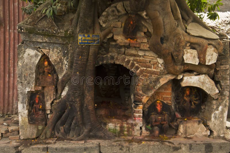 Hindu altar i stock image. Image of worship, trees, nature - 125336757
