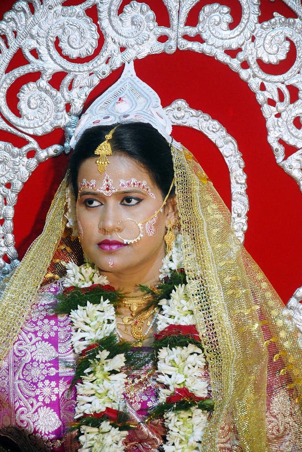 Hindu Bride editorial photography. Image of rituals, cloth - 24845112