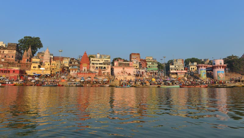 Dasaswamedh Ghat in Varanasi Editorial Image - Image of exterior, hindu ...