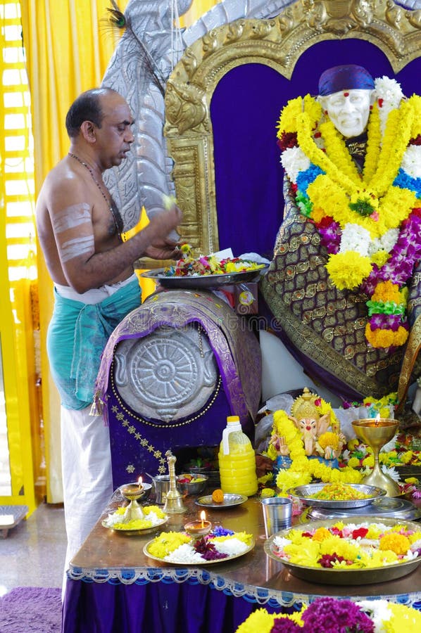 Hindu priest editorial stock image. Image of holy, male - 39878129