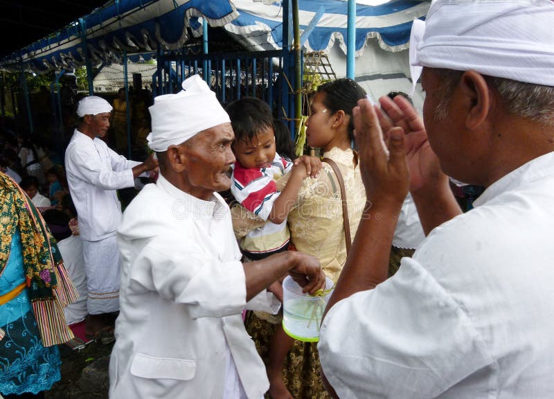 Hindus blessing editorial photography. Image of village - 68948162