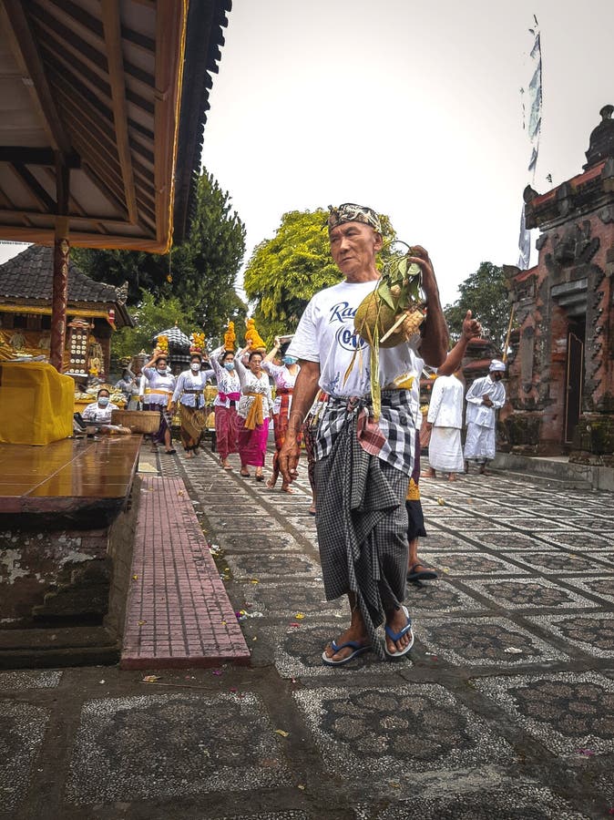 The Hindus are Doing Their Rituals Editorial Image - Image of traditon ...