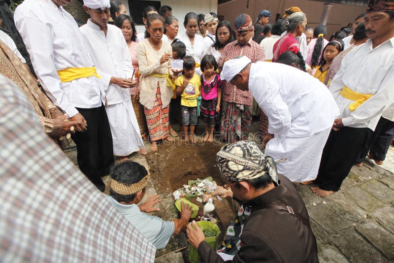 Hindus ritual editorial photo. Image of karanganyar, java - 39295906