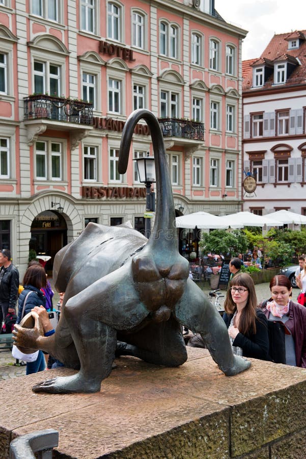Heidelberg-Affe-Gesichts-berühmter Statuen-Anblick-Besuchs ...