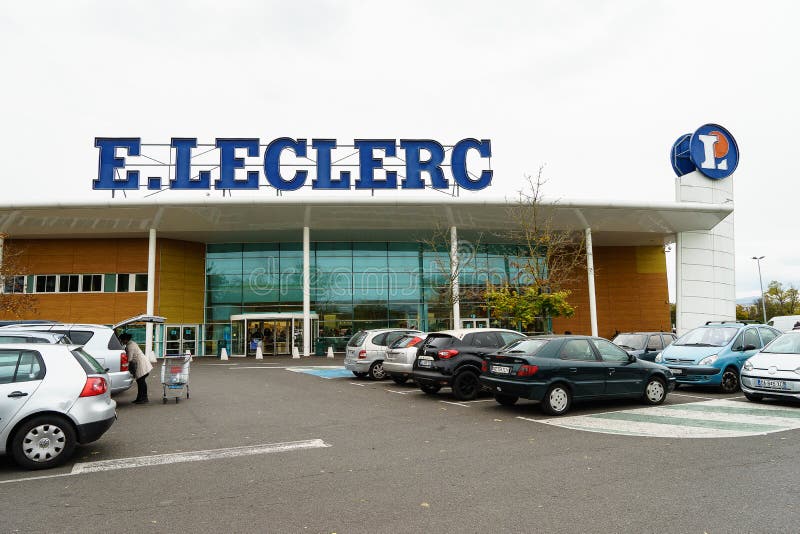 Leclerc é Um Supermercado Francês Imagem Editorial - Imagem de ...