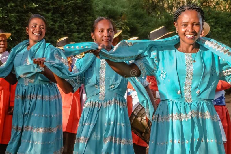 Hira Gasy editorial image. Image of music, dress, instrument - 26055680