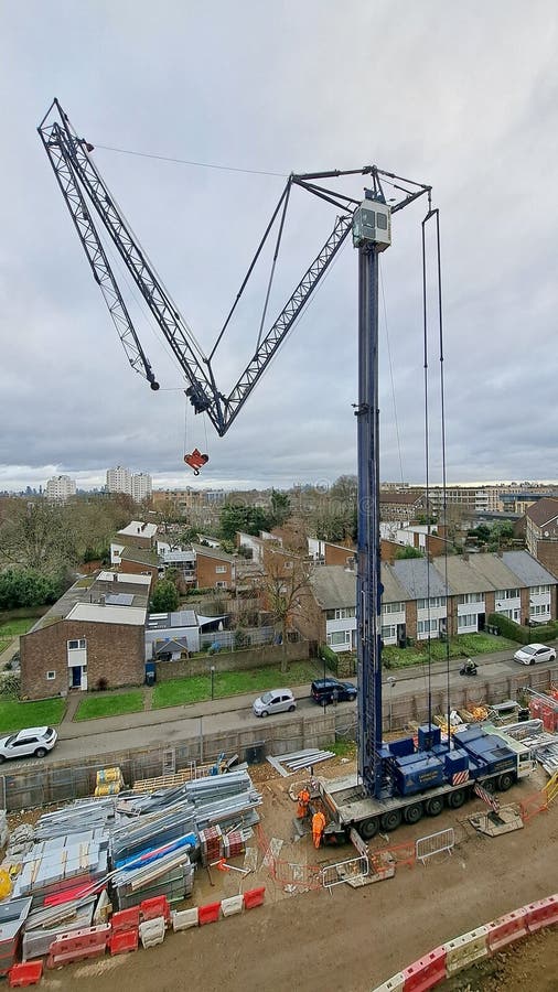 Hire Mobile Crane in London Editorial Stock Image - Image of heavy ...