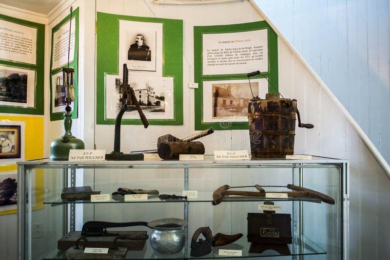 Historic Antique Objects editorial stock image. Image of 1983 - 85251899