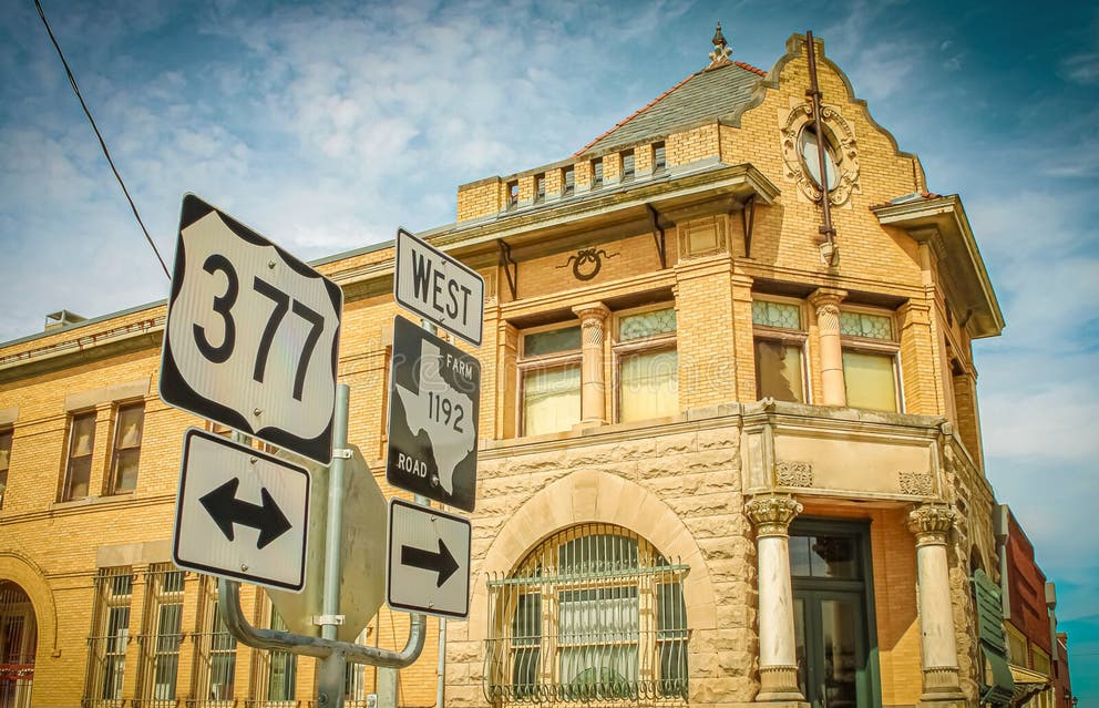 Pilot Point Bank editorial photography. Image of architecture - 261900152